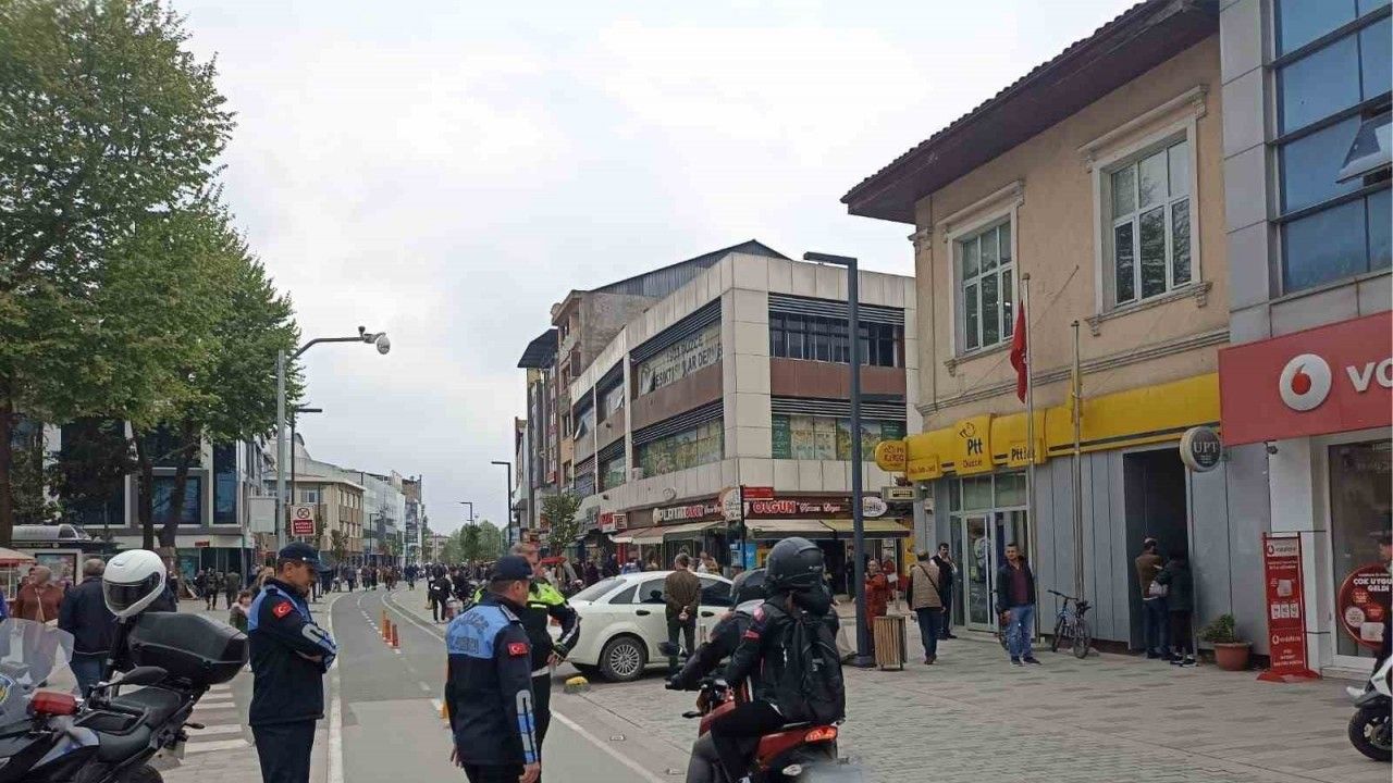 Zabıtadan motosikletlilere geçit yok - Zonguldak Pusula Son Dakika ... Zabıtadan motosikletlilere geçit yok - Zonguldak Pusula Son Dakika ...