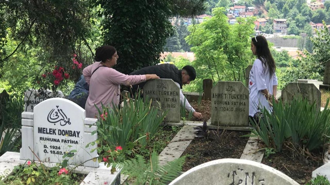 Mezarlıklar kabir ziyareti yapanlarla doldu taştı - Zonguldak Pusula Son Dakika Haberleri
