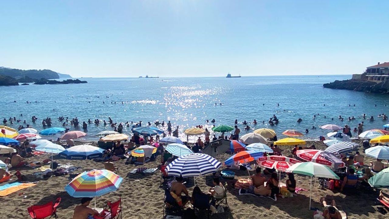 Çöl sıcakları Kapuz Plajı’nı doldurdu - Zonguldak Pusula Son Dakika ...