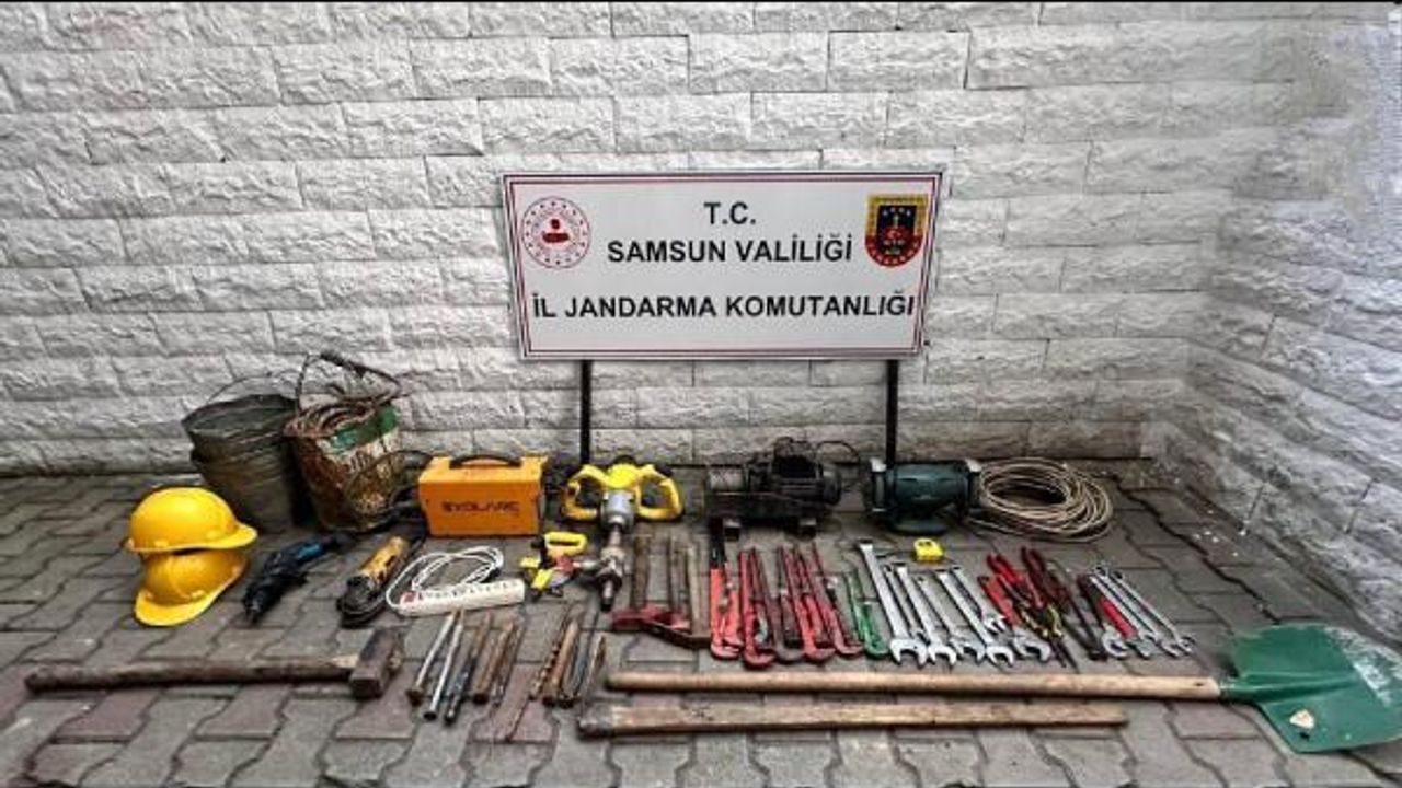 Kaçak kazı yapan 5 kişiye suçüstü - Zonguldak Pusula Son Dakika Haberleri Kaçak kazı yapan 5 kişiye suçüstü - Zonguldak Pusula Son Dakika Haberleri