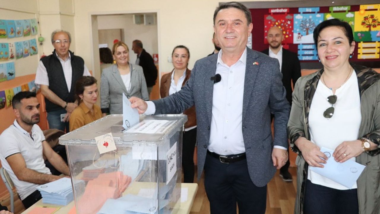 Tahsin Erdem ve eşi Hande Erdem, oyunu kullandı - Zonguldak Pusula Son ...