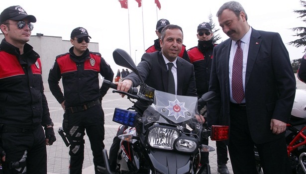 Emir Eren: Şehitlerimizi ve ailelerini unutmadık, unutmayacağız ...