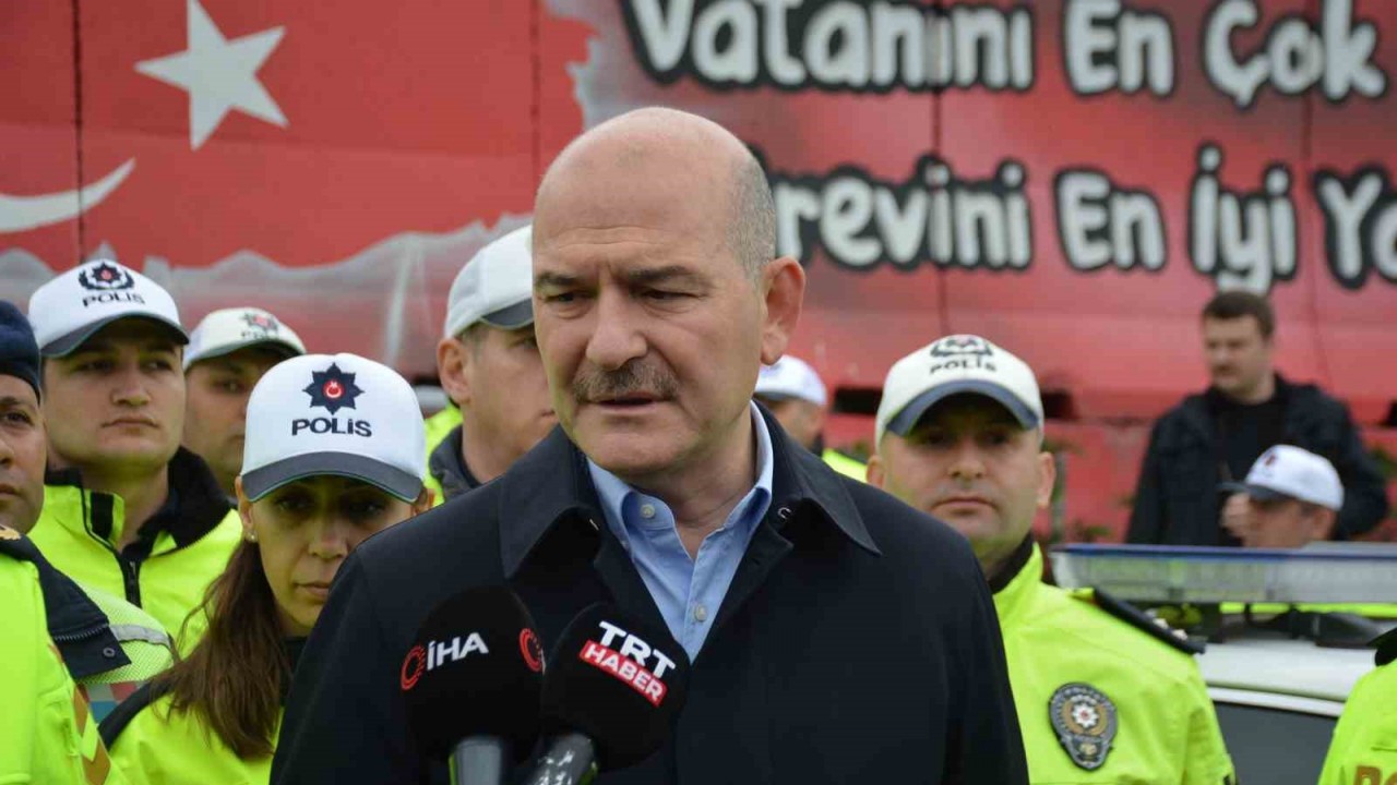 Trafik denetimine katılan Bakan Soylu: "99 bin 245 personelimiz bayram boyunca görev yapacak ...
