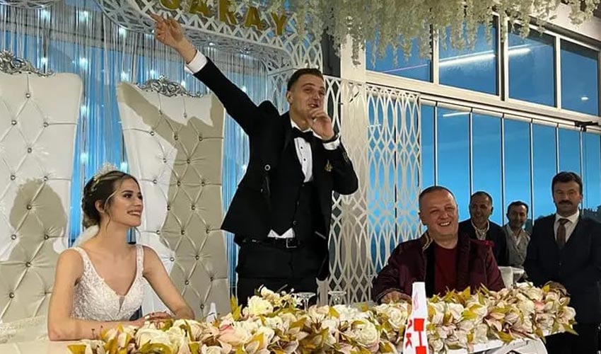 Zonguldakspor Tribün lideri Oktay-Binnur çifti dünya evine girdi ...