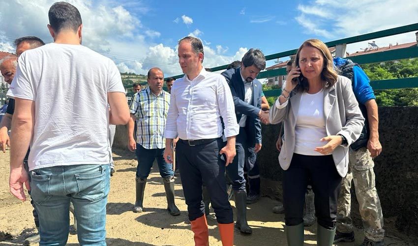 CHP heyeti sel ve heyelan bölgesinde - Zonguldak Pusula Son Dakika ...