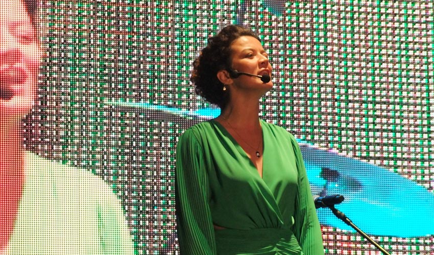 Zeynep Avcı sevenlerine unutulmaz bir gece yaşattı - Zonguldak Pusula ...