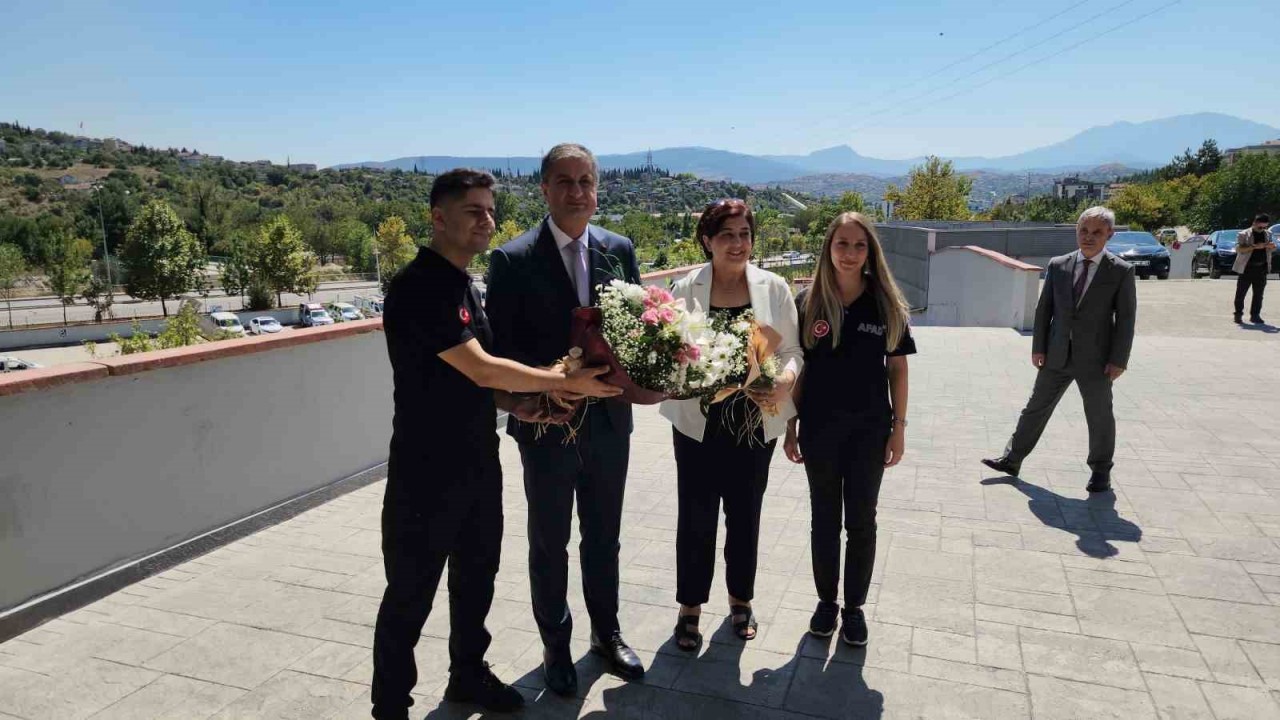 Karabük Valisi Mustafa Yavuz görevine başladı - Zonguldak Pusula Son ... Karabük Valisi Mustafa Yavuz görevine başladı - Zonguldak Pusula Son ...