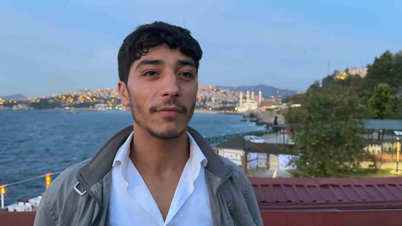 Gece vakti sokakta söylediği şarkıyla viral oldu - Zonguldak Pusula Son ...