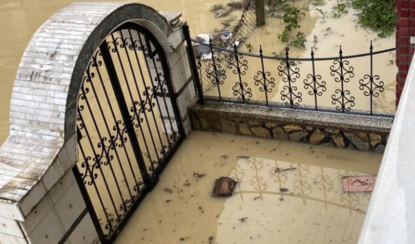Belediye kanalı kapattı: Onlarca eve su bastı - Zonguldak Pusula Son ...
