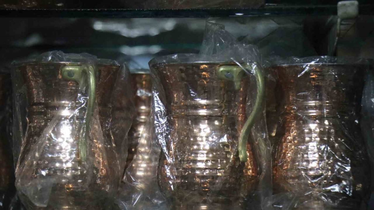 Asırlardır yemeğe tat veren bakır, artık hediyelik eşya olarak alınıyor ...